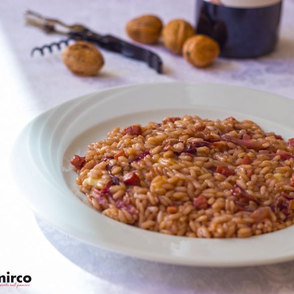 Risotto al Barolo con radicchio, pancetta e scamorza | OggiCucinaMirco